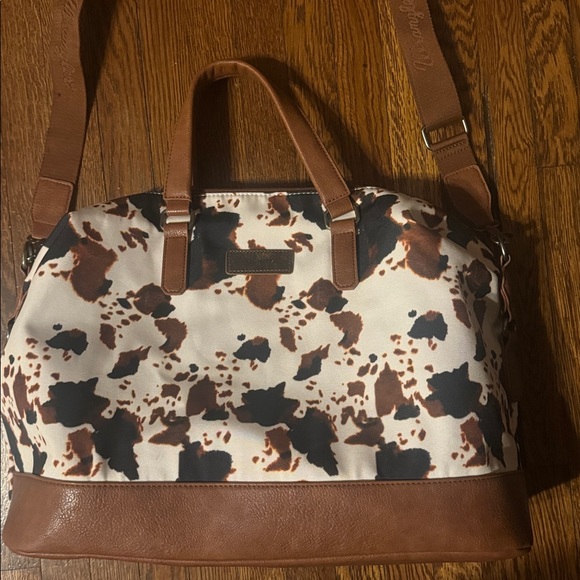 Wrangler | Bags | Wrangler Cow Print Collection Weekender Bag Euc ...
